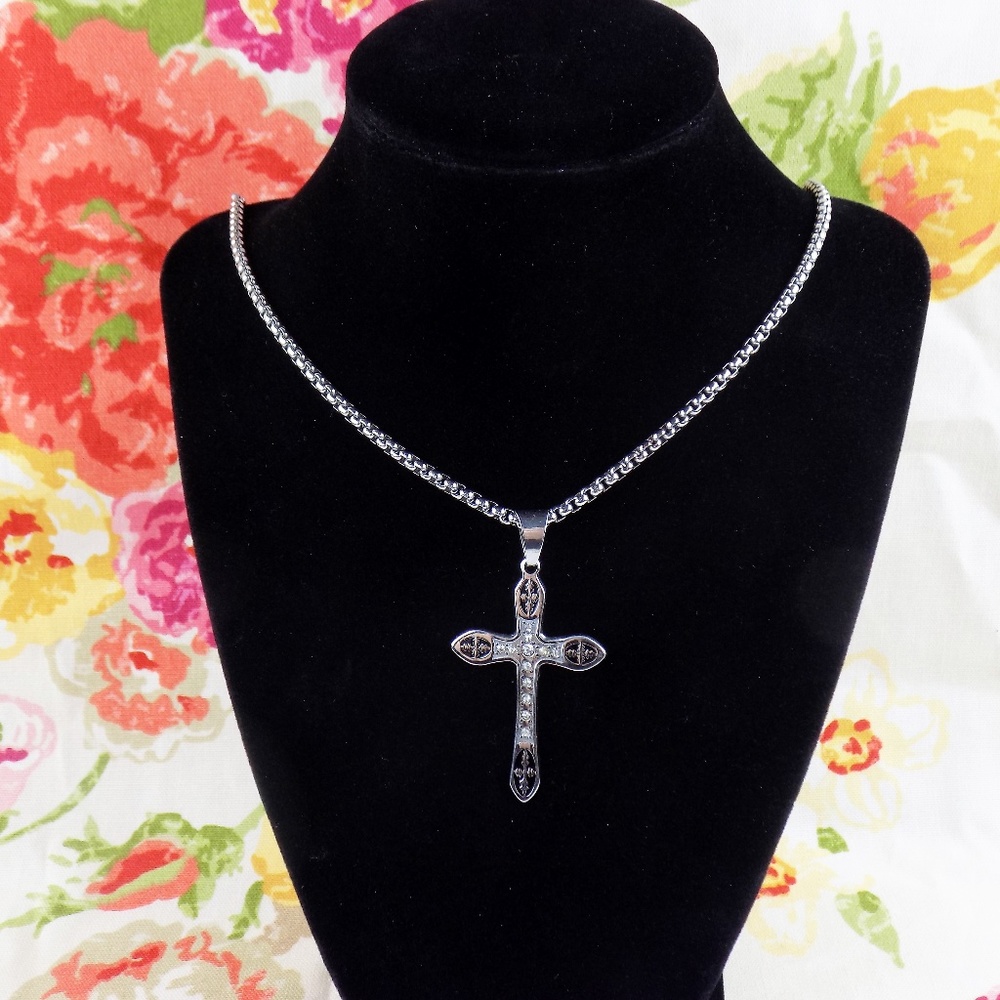 Stainless Steal Cross And Chain With Rhinestones - Gem